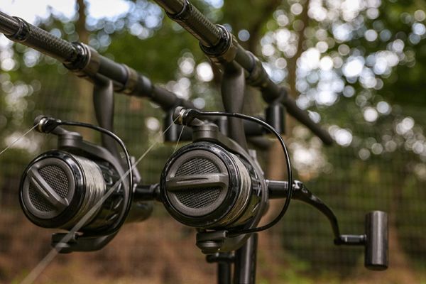 Fox EOS Pro 10000 Reel - Johnson Ross Tackle